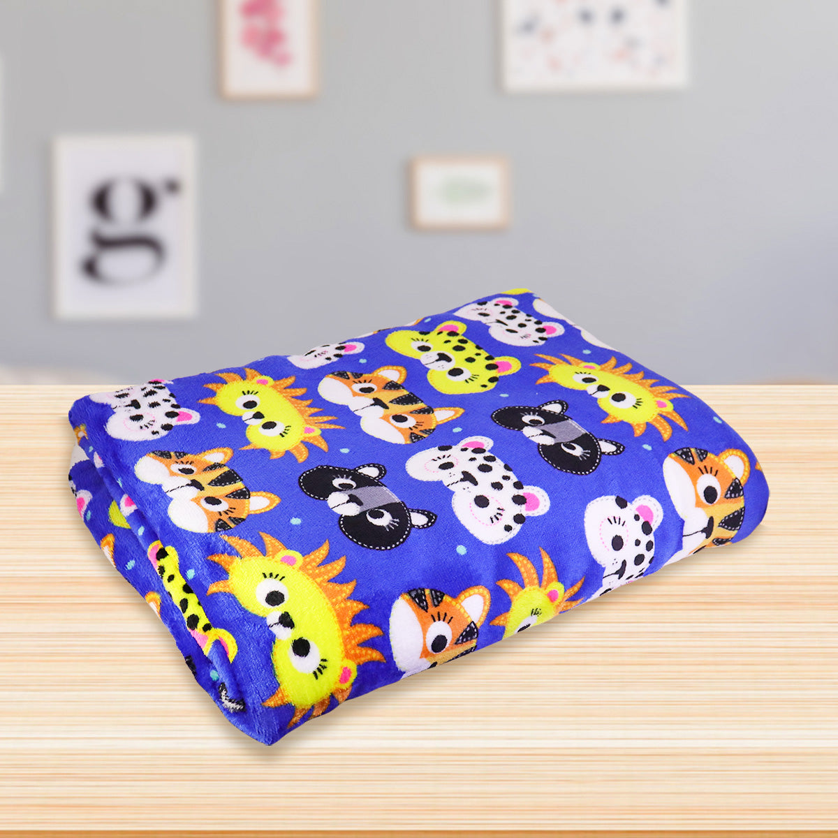 Cobija Afelpada color Azul con Estampado de Animalitos, 179x148cm – Waldo's